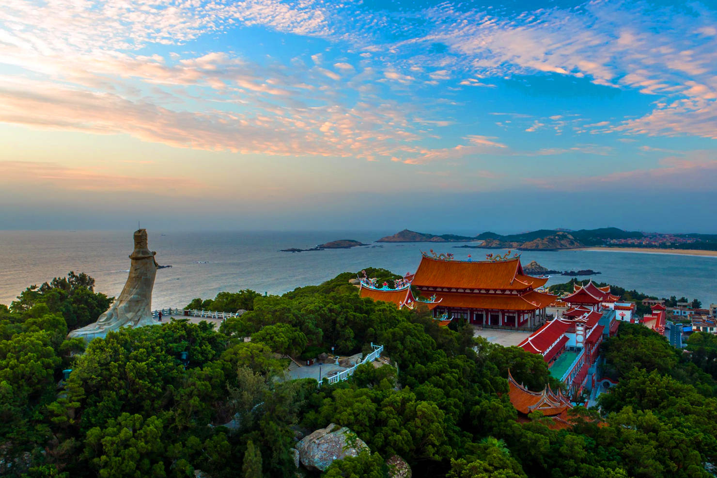 Private Day Tour to Visit Guanghua Temple and Meizhou Island from ...