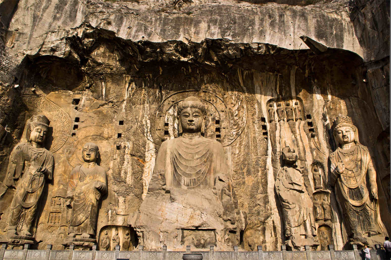 Luoyang Private Day Tour to Longmen Grottoes, White Horse Temple and ...