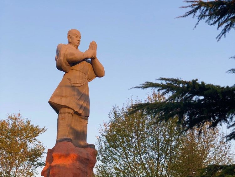 5-Day Henan Private Cultural Tour to Shaolin temple, Longmen Grottoes ...