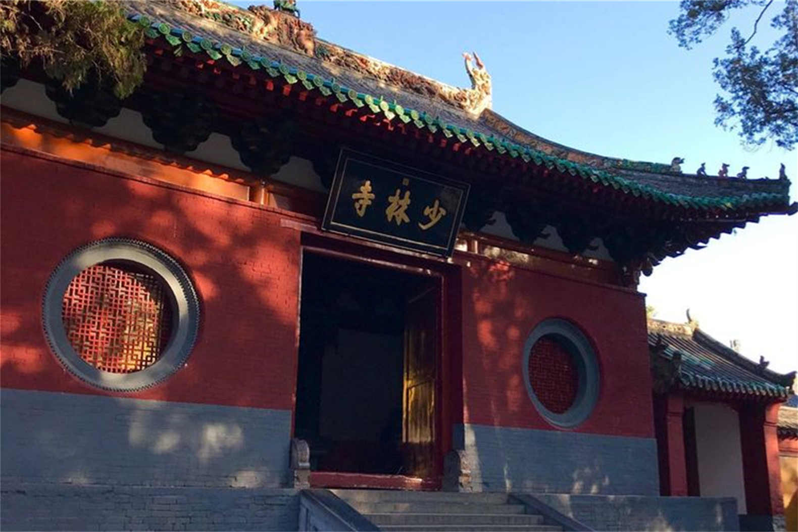 5-Day Henan Private Cultural Tour to Shaolin temple, Longmen Grottoes ...