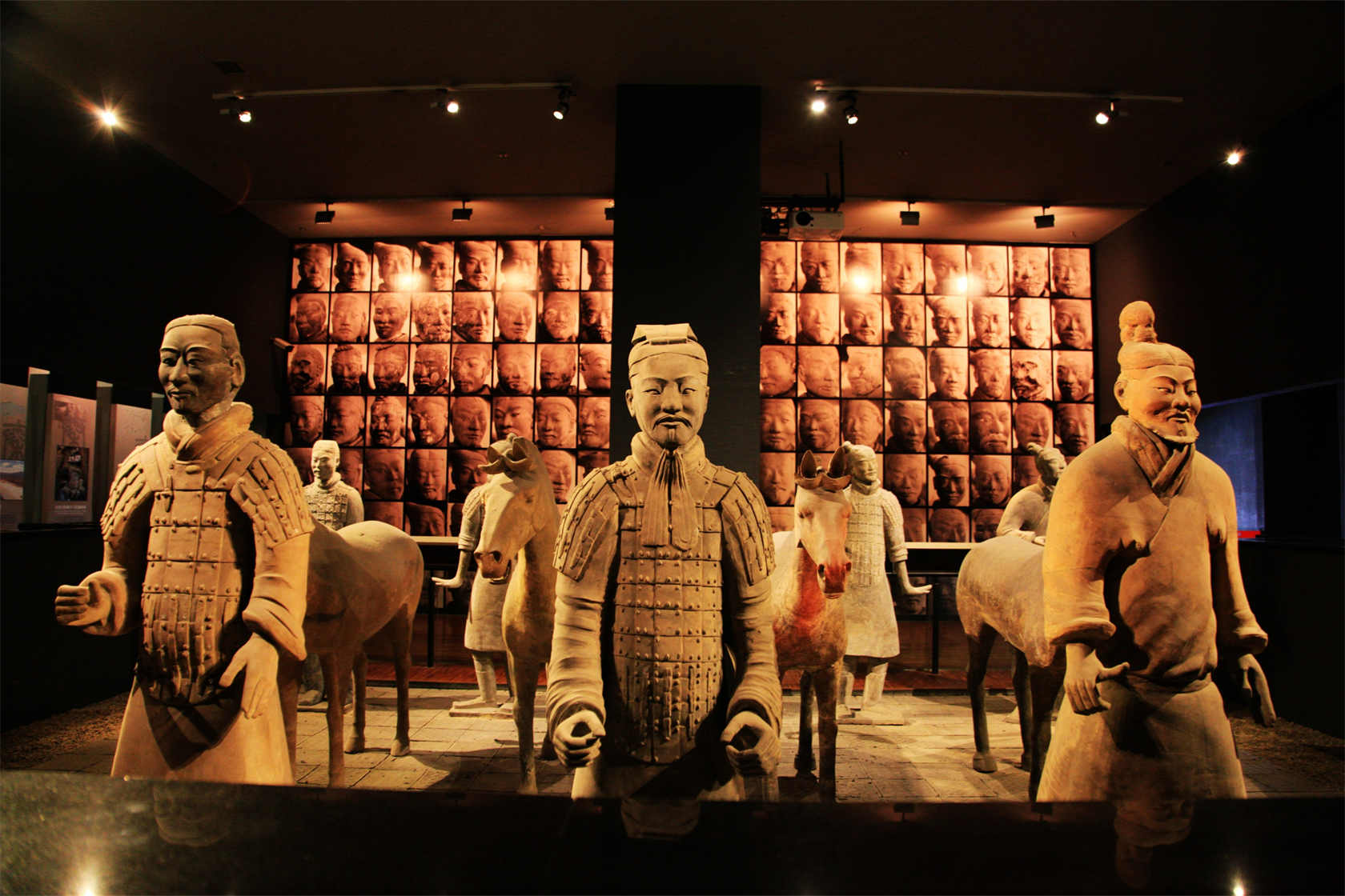 Xi’an Private In-depth Day Tour including Shaanxi History Museum, Big ...