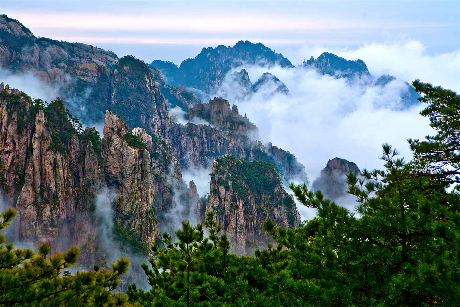 4-Day Anhui Private Tour to Mt.Huangshan, Tunxi Old Street, Xihai Great ...
